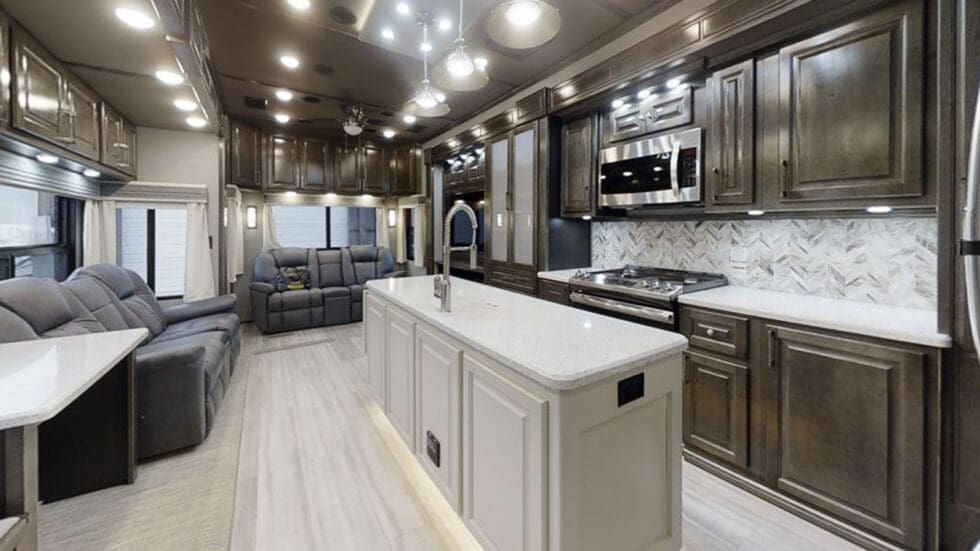 Best Luxury Fifth Wheels & Best Fifth Wheel Toy Hauler - Luxe