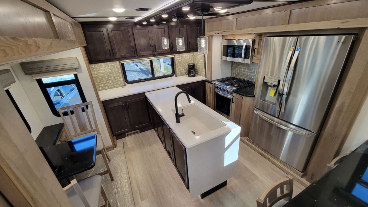 The Best Constructed Luxury Fifth Wheel - Luxe Elite